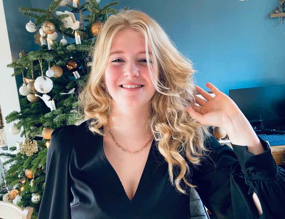 Fun Ideas for Your Sweet 16 Photoshoot - Sweet16th